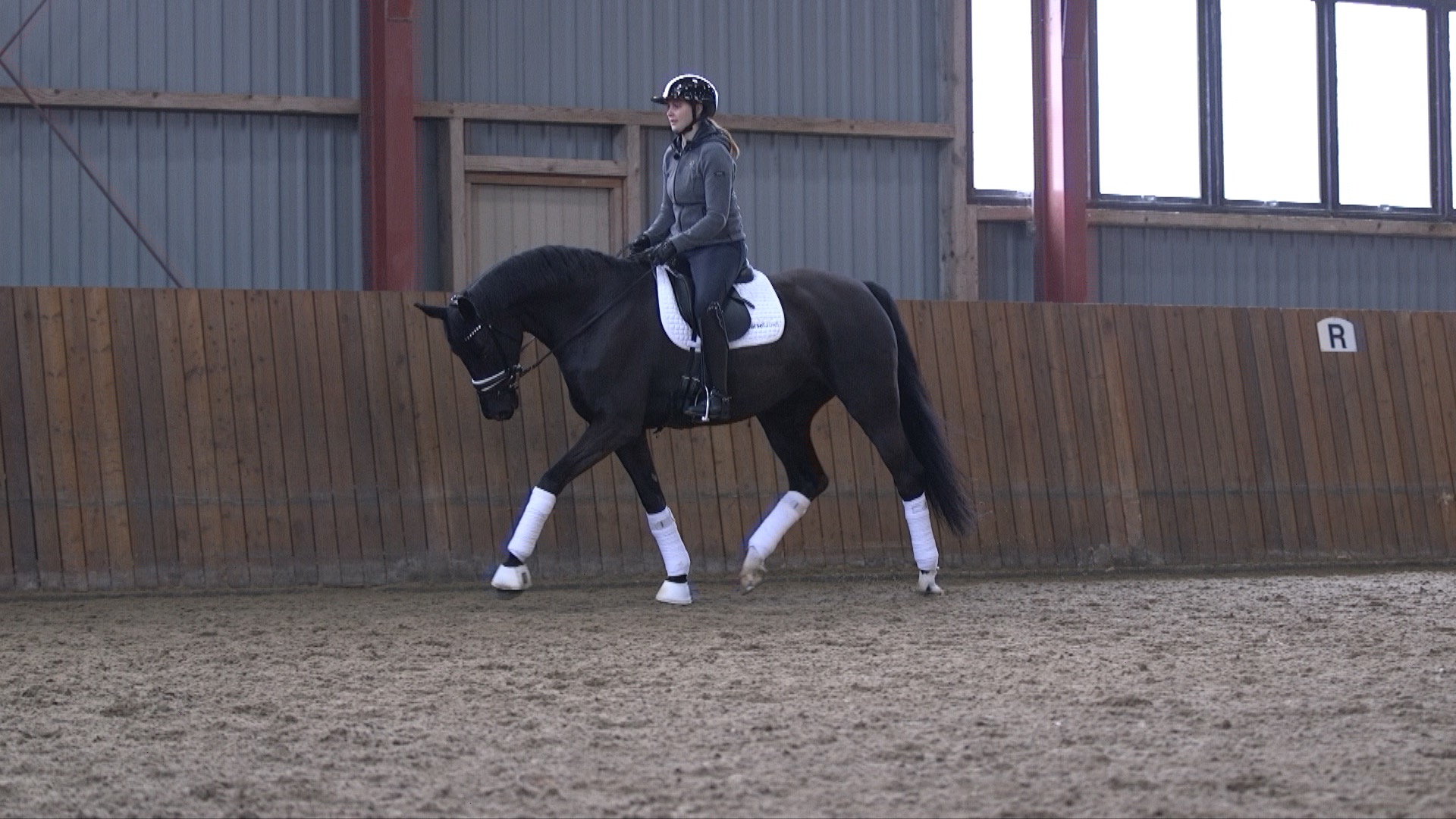 Victoria Vallentin - opvarmning trav - Rid Bedre TV